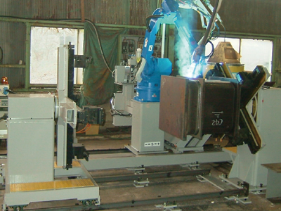 鉄骨溶接ロボット | コマツ産機